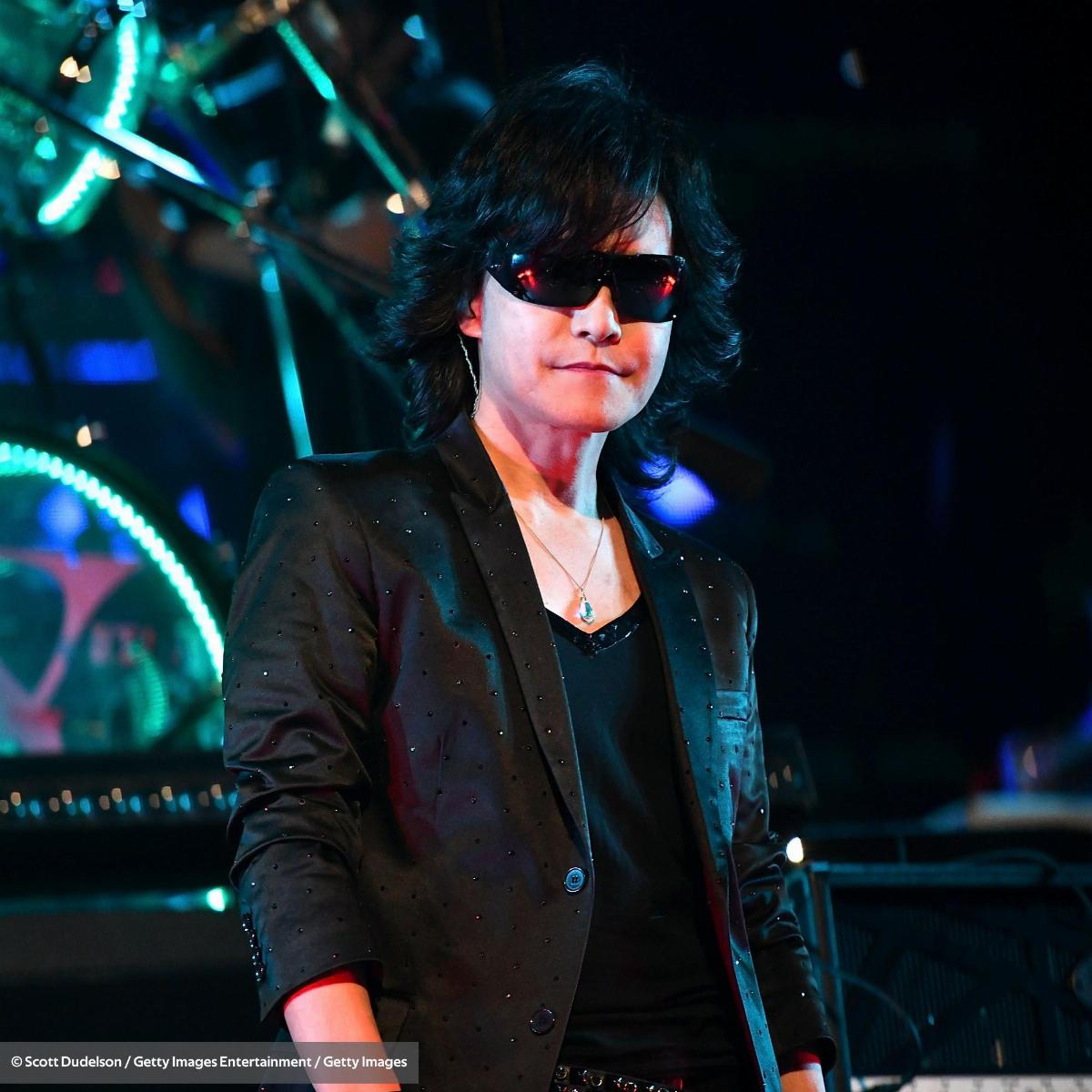 Toshi - Télécharger et écouter les albums.