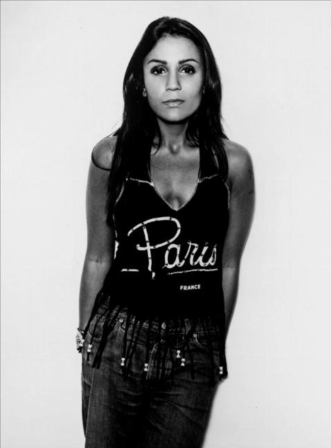 Amanda Ghost - Télécharger et écouter les albums.