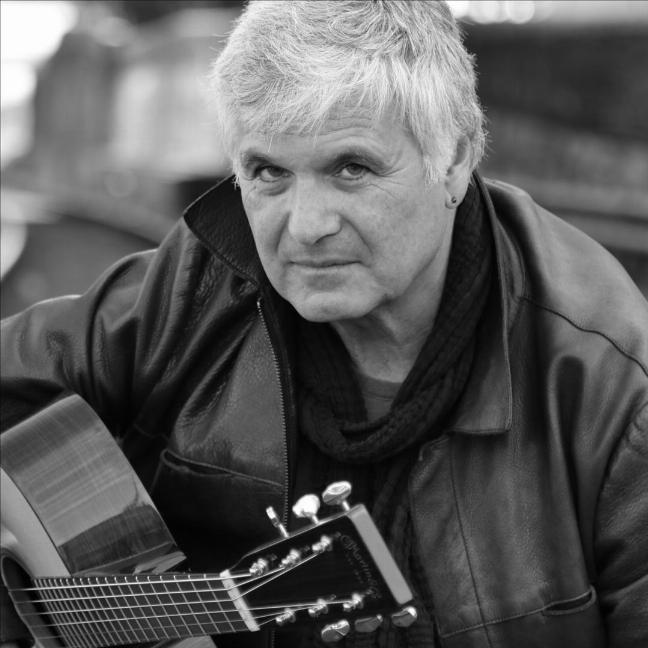 Laurence Juber - Télécharger et écouter les albums.