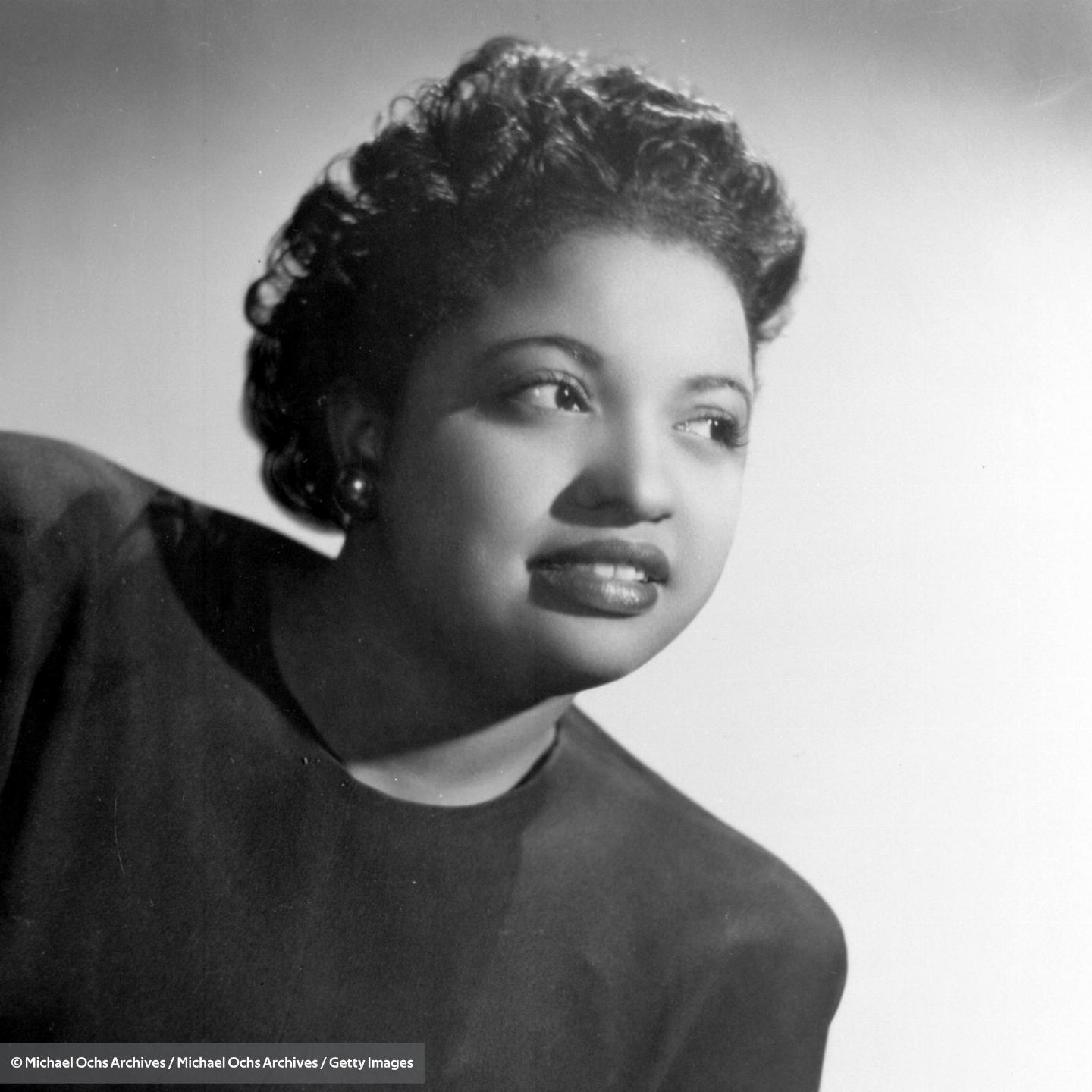 Ella Johnson - Télécharger et écouter les albums.