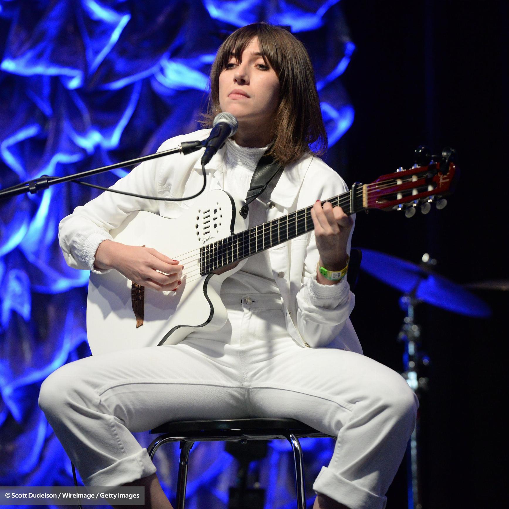 Aldous Harding - Télécharger et écouter les albums.