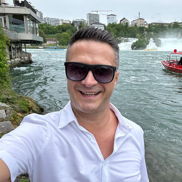 NE ME KARAJ MAJČICE, Zoran Vanev - Qobuz