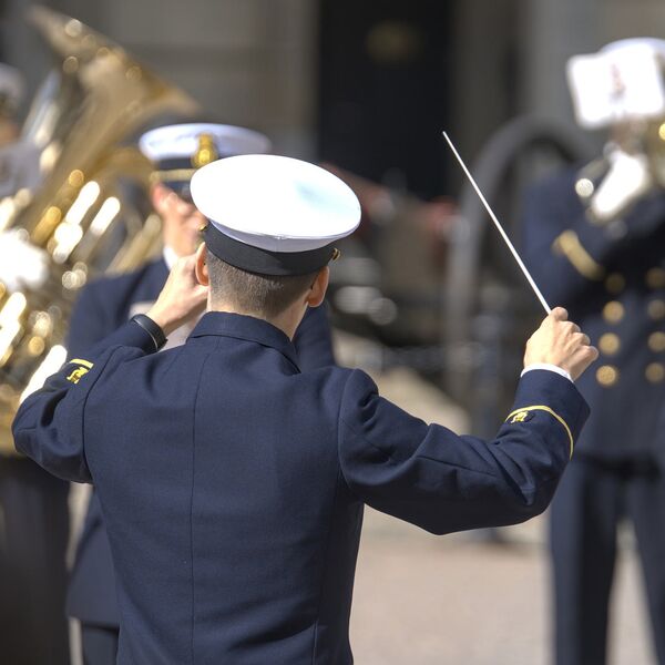 Mourning The Republic, Justin Michael King by Jon Matom - Qobuz