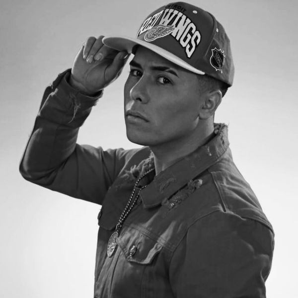 Viajando por el Mundo, Bayron Fire - Qobuz