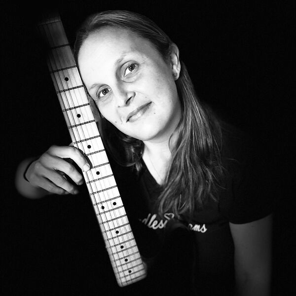 Besonders anders stimmt so, Simone Goos - Qobuz