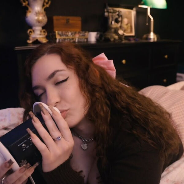 Can I kiss u all night in the rain? Please..., RoseASMR - Qobuz