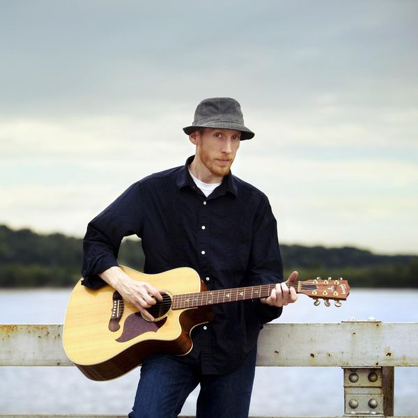 Simple Chanukah Gifts (feat. Max Vitullo), Troy Mitchell - Qobuz